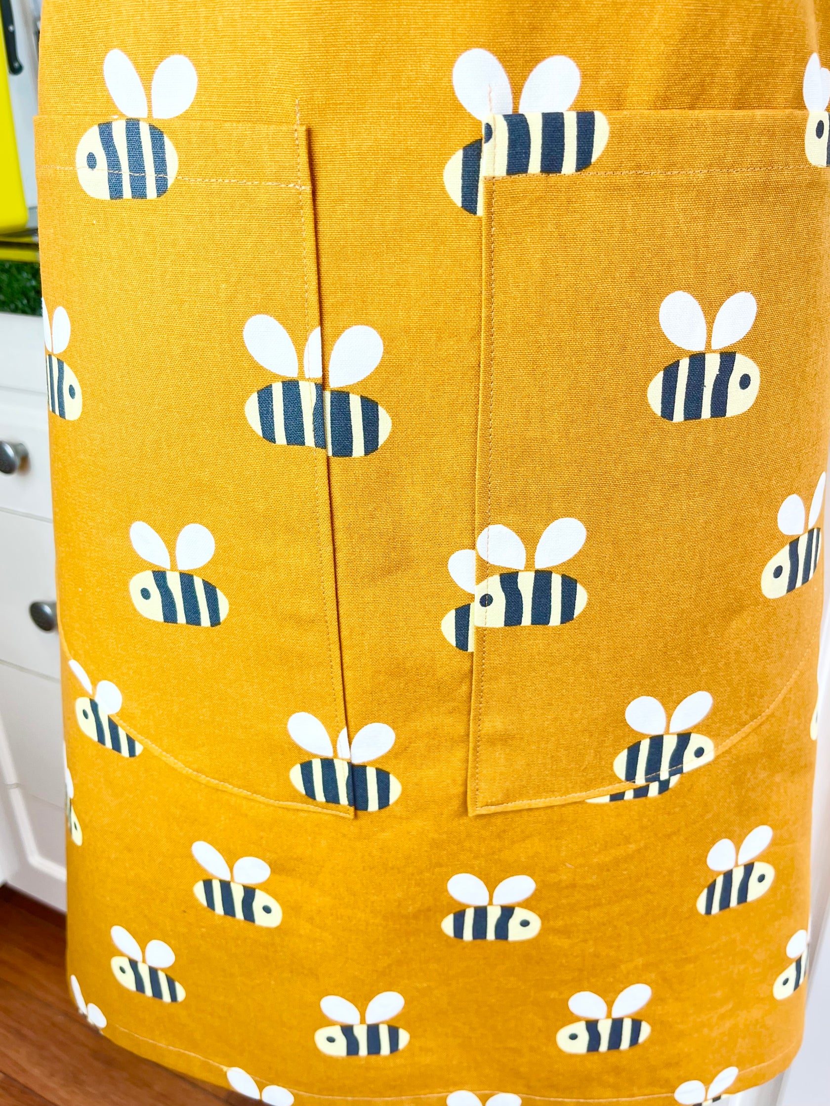 Big Bee Apron for Perfect Any Funky Baker – My Favourite Apron Co.