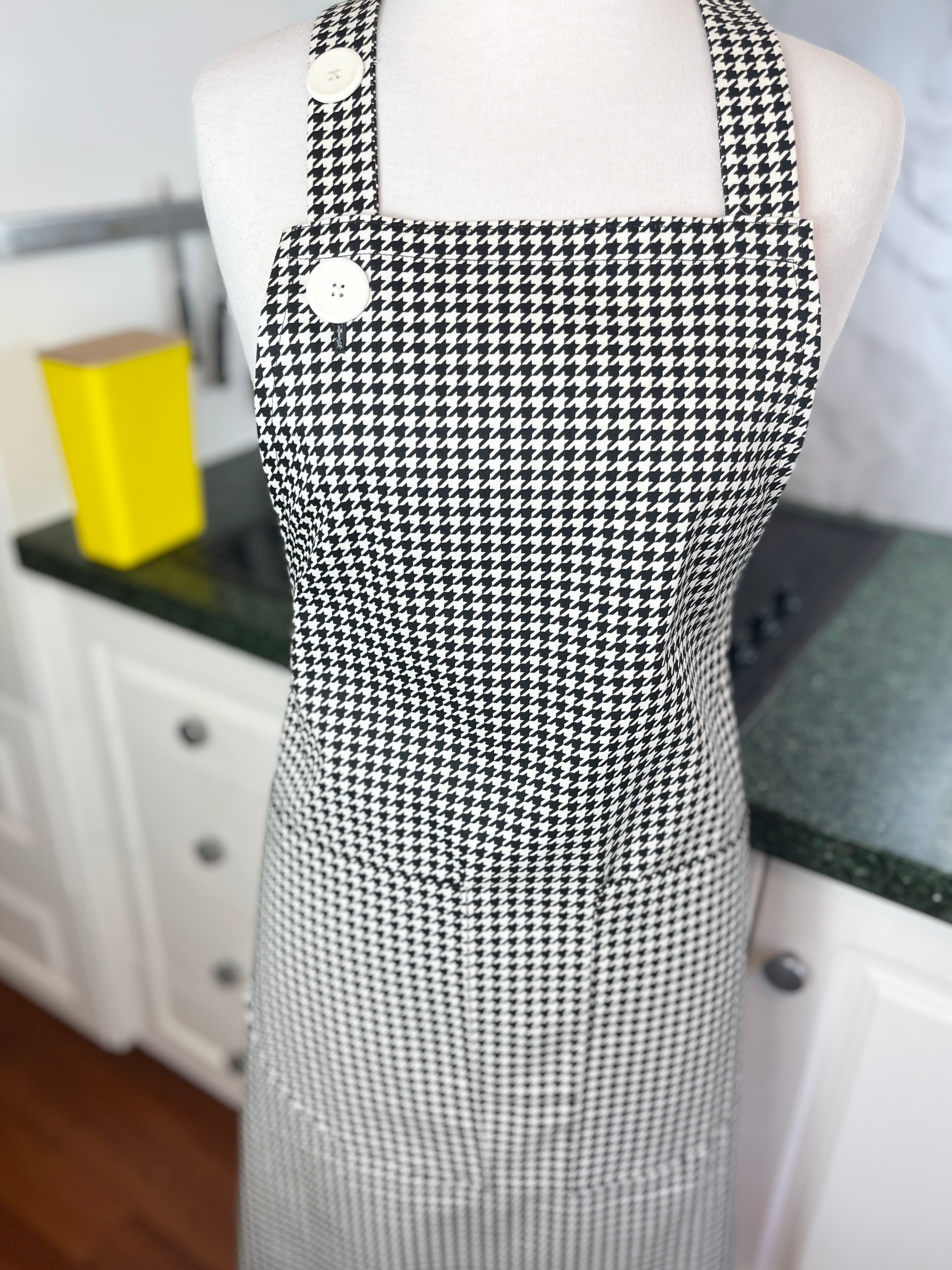 A Truly Handsome Houndstooth Apron – My Favourite Apron Co.